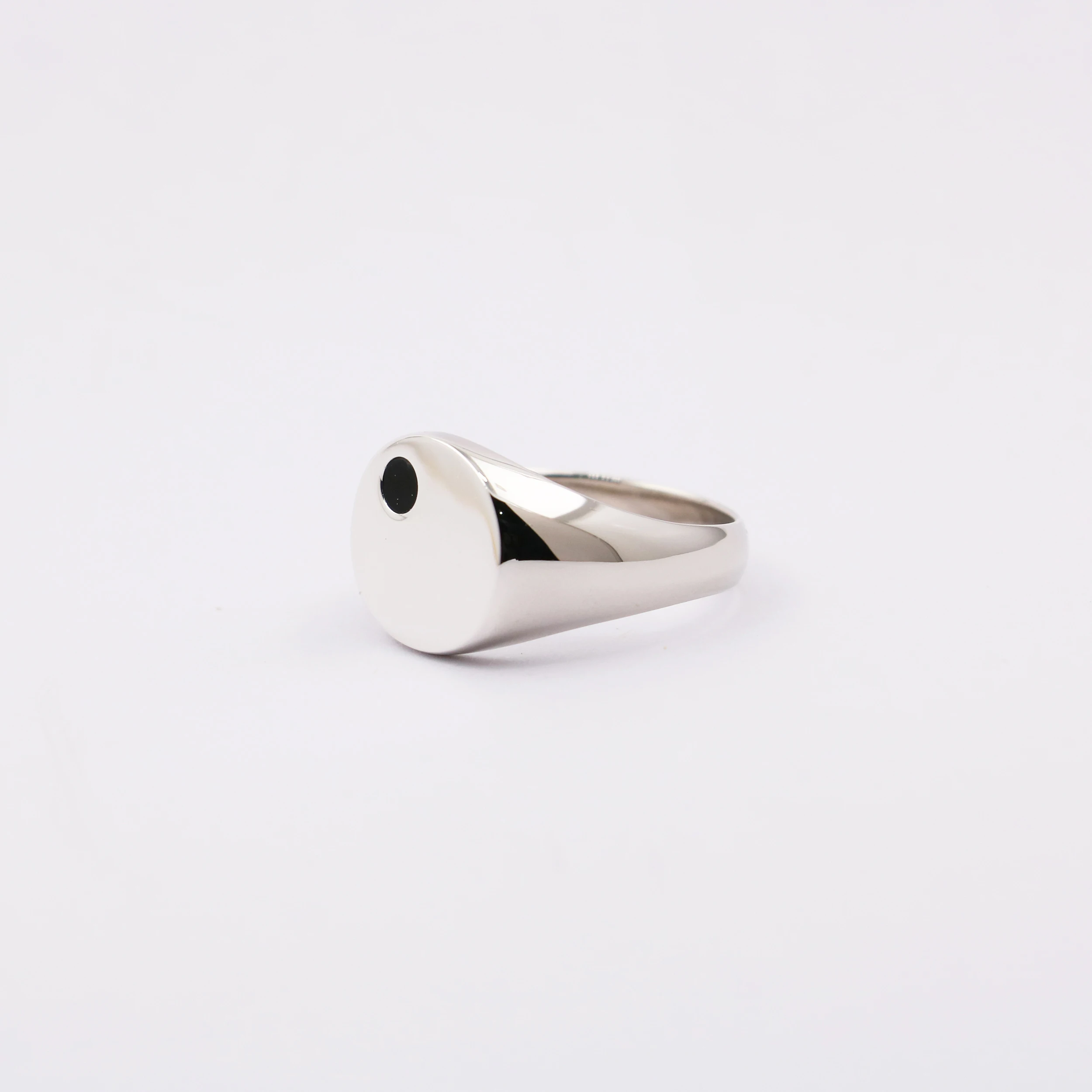 Shop Exquisite Signet Rings | Timeless & Personalized Designs