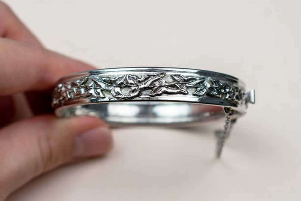 Discover the Beauty of Jewelry Textures - Sparrow Trades