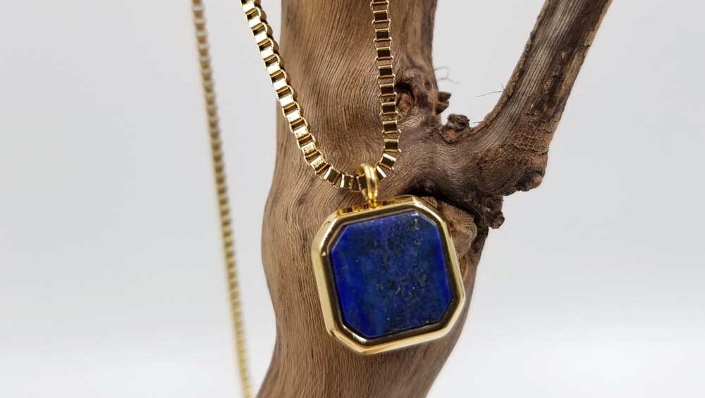 Gemstones Used in Middle Eastern Jewelry: Sacred & Stunning