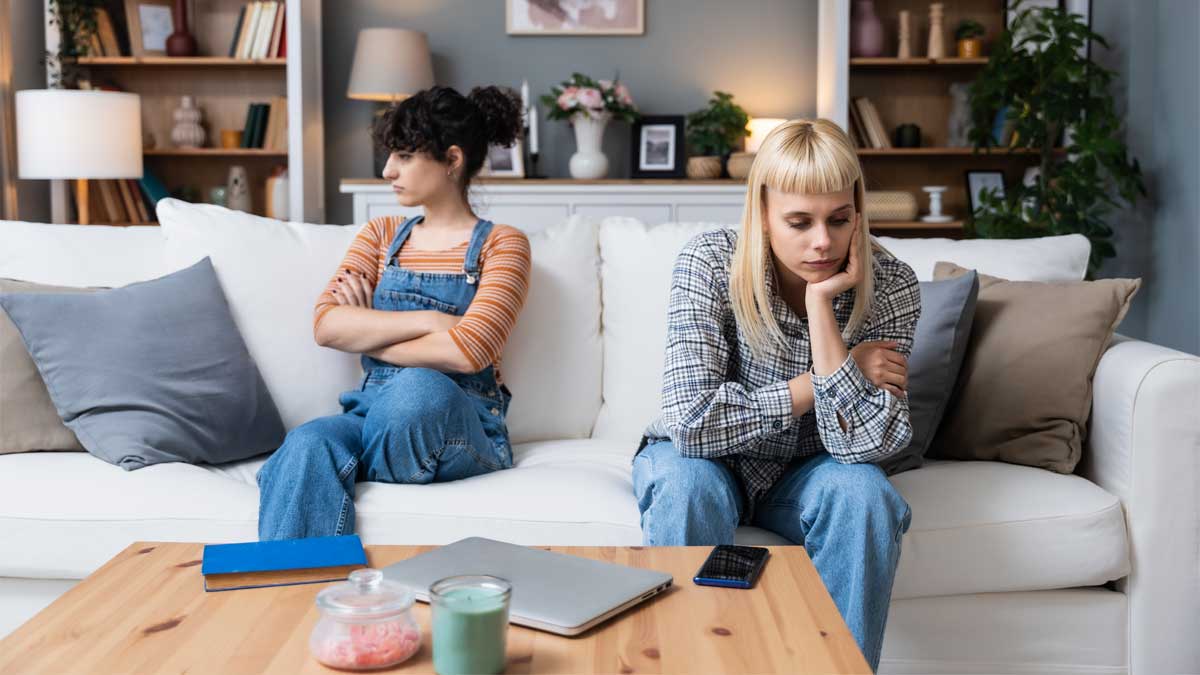 Sibling Relationships in a Narcissistic Family Explained